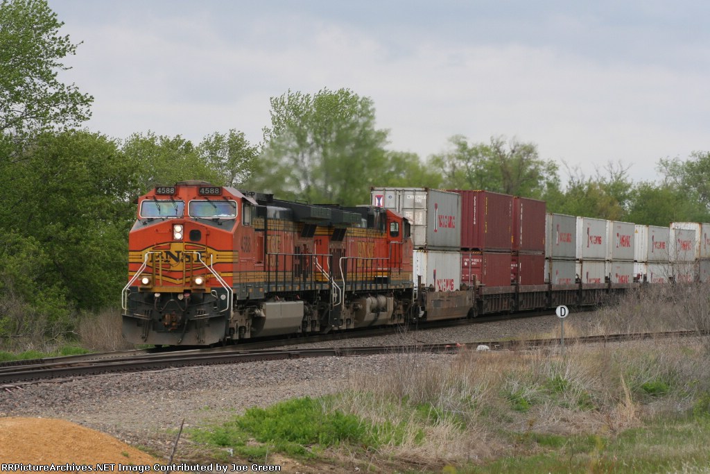 BNSF 4588